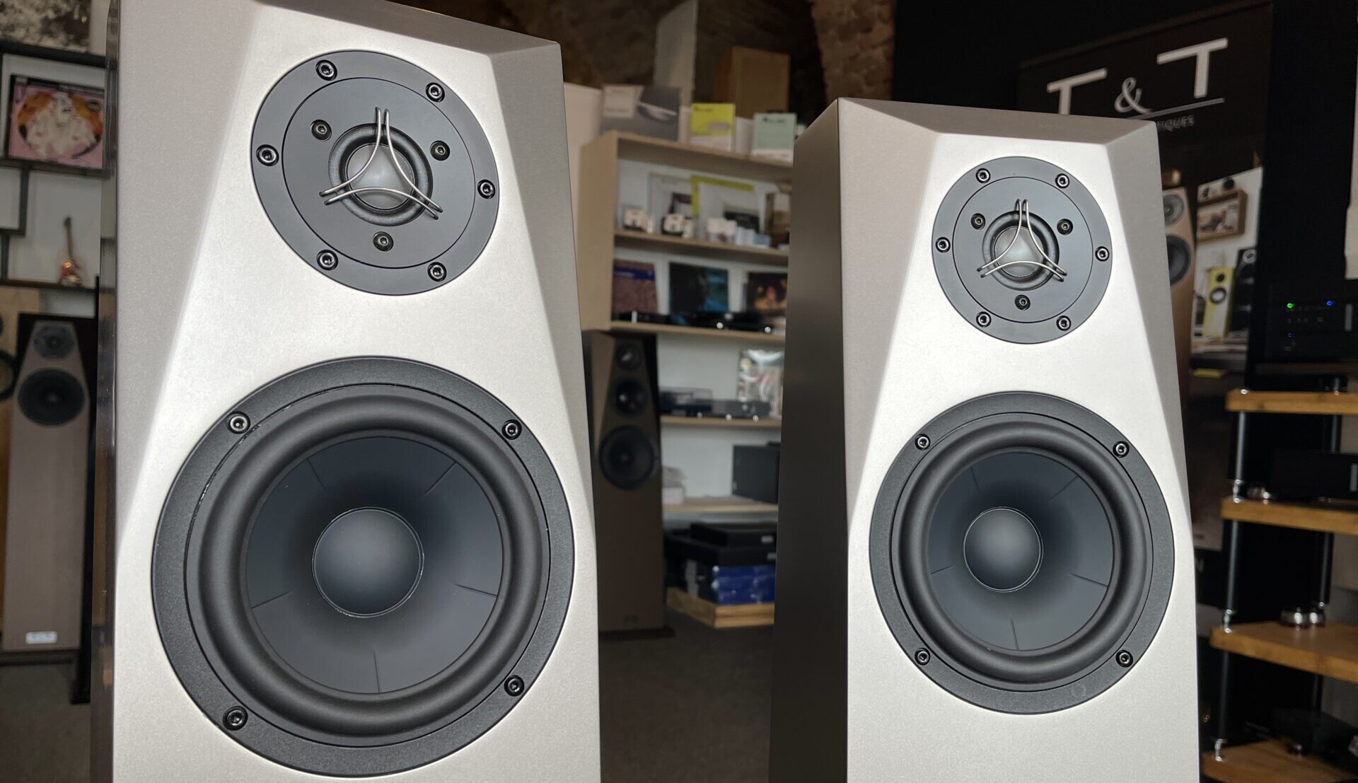 Return of The thin White Duke... - Gy8